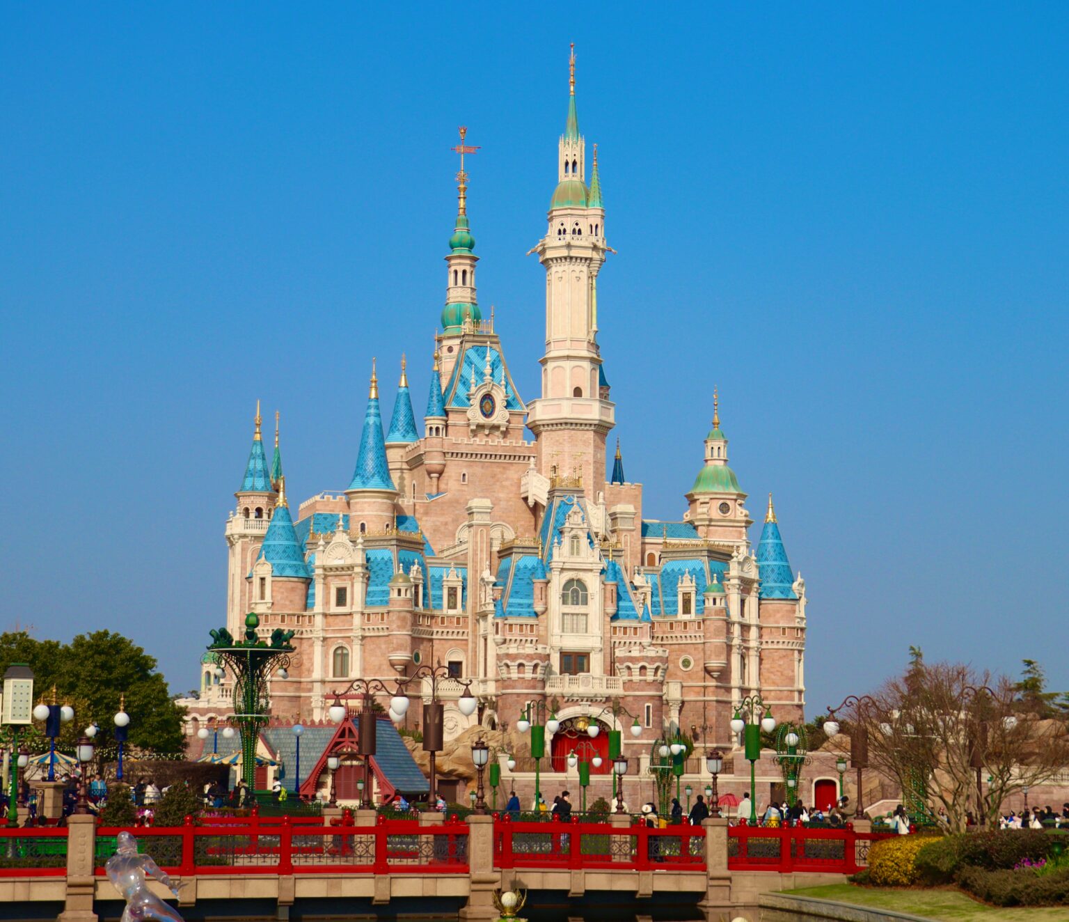 Disney Castles Around the World: Ranking + Fun Facts! (2025)