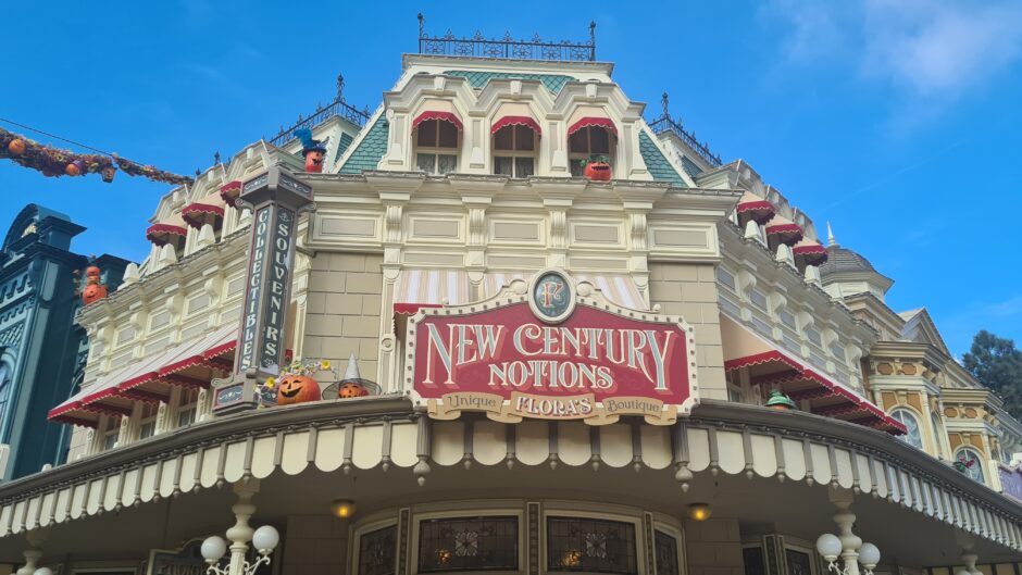 Disney Smellitizers: Why the Disney Parks Smell SO Good!