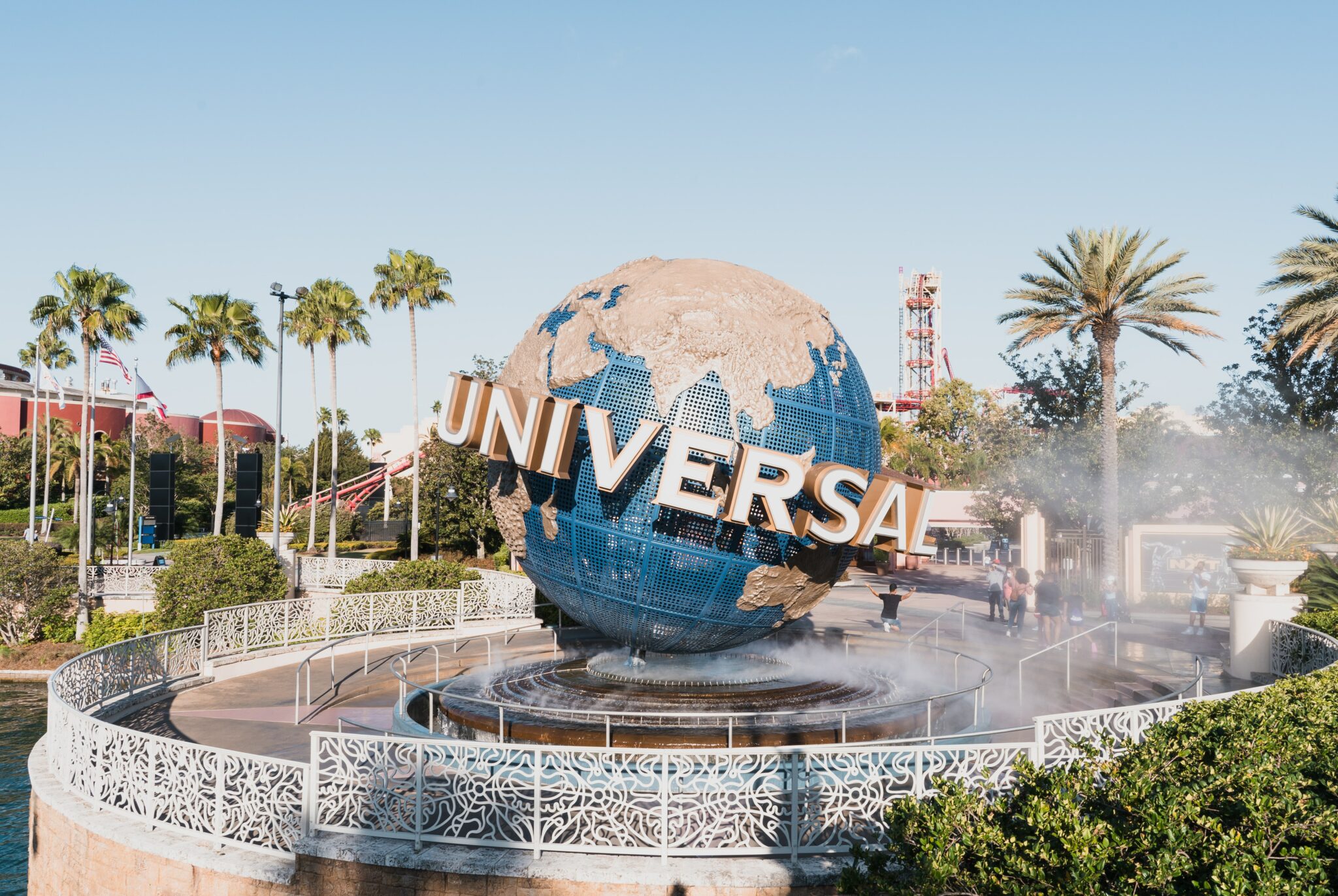 How Far is Universal Studios From Disney World? The Lowdown.